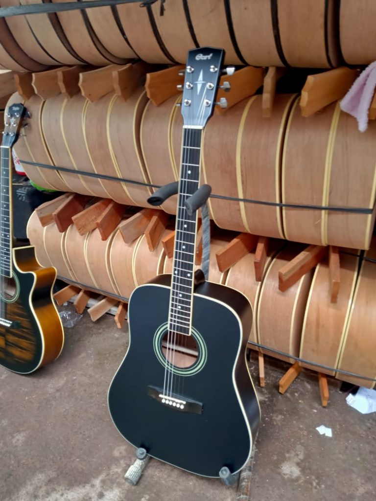 Ini Dia Macam-Macam Aksesoris Gitar dan Fungsinya - Lampung Geh!
