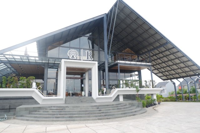 Ngopi dengan Konsep Suasana Industrial ala El's Coffee Roastery, Bandar ...